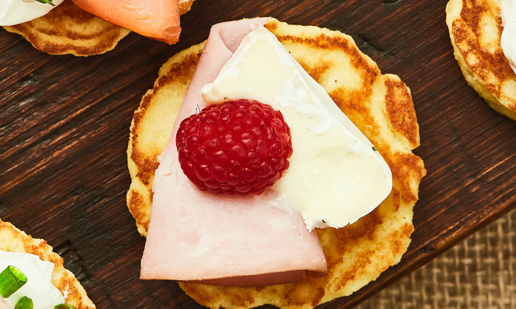 Recipe: Keto Ham and Brie Blini Party Appetizers – KETO-MOJO